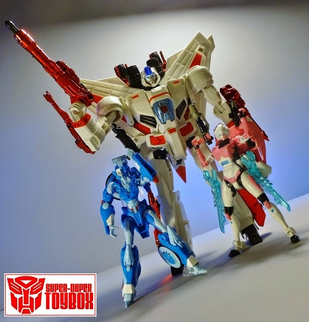 Super-DuperToyBox: Transformers Leader Class Jetfire