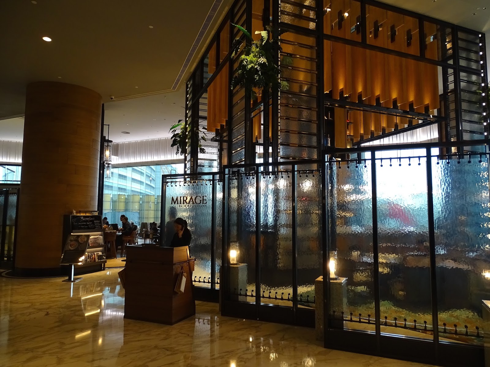 Mirage Bar and Restaurant (Hong Kong, CHINA) ★★☆☆☆ | A traveling foodie ...