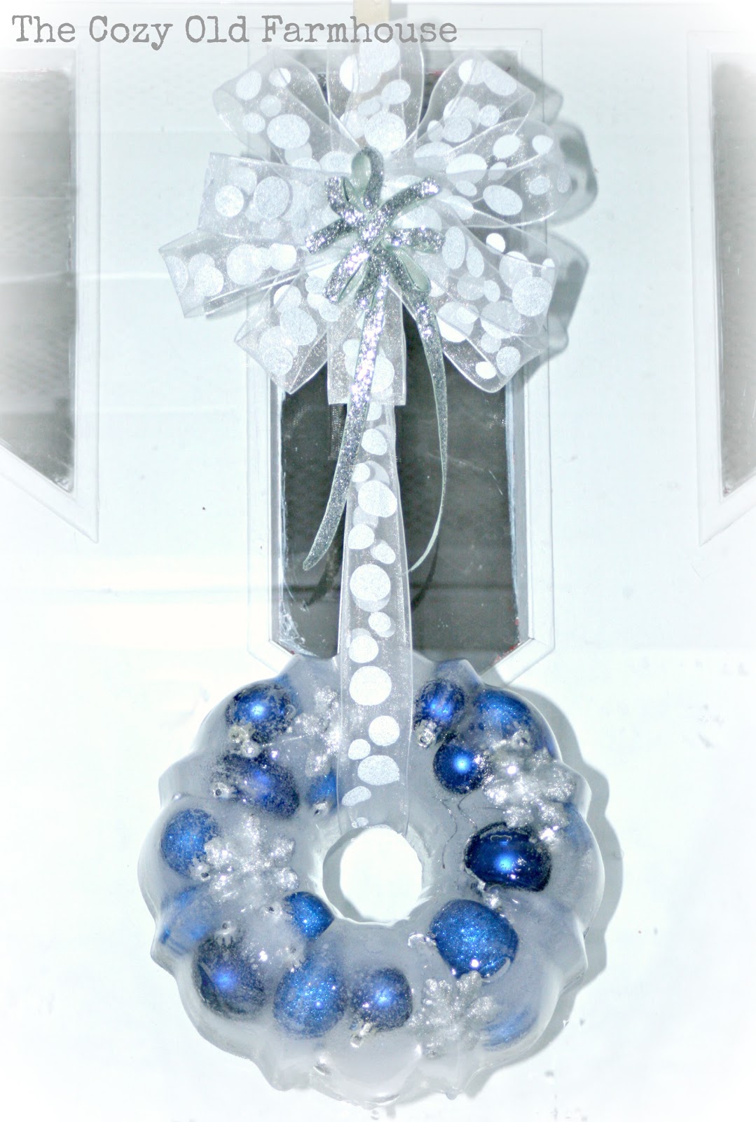 The Cozy Old "Farmhouse": A Winter Ice Wreath {with Tutorial}