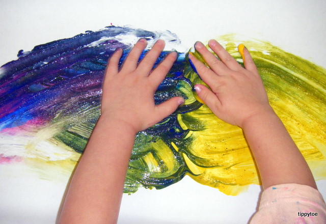 Tippytoe Crafts: Textured Finger Painting