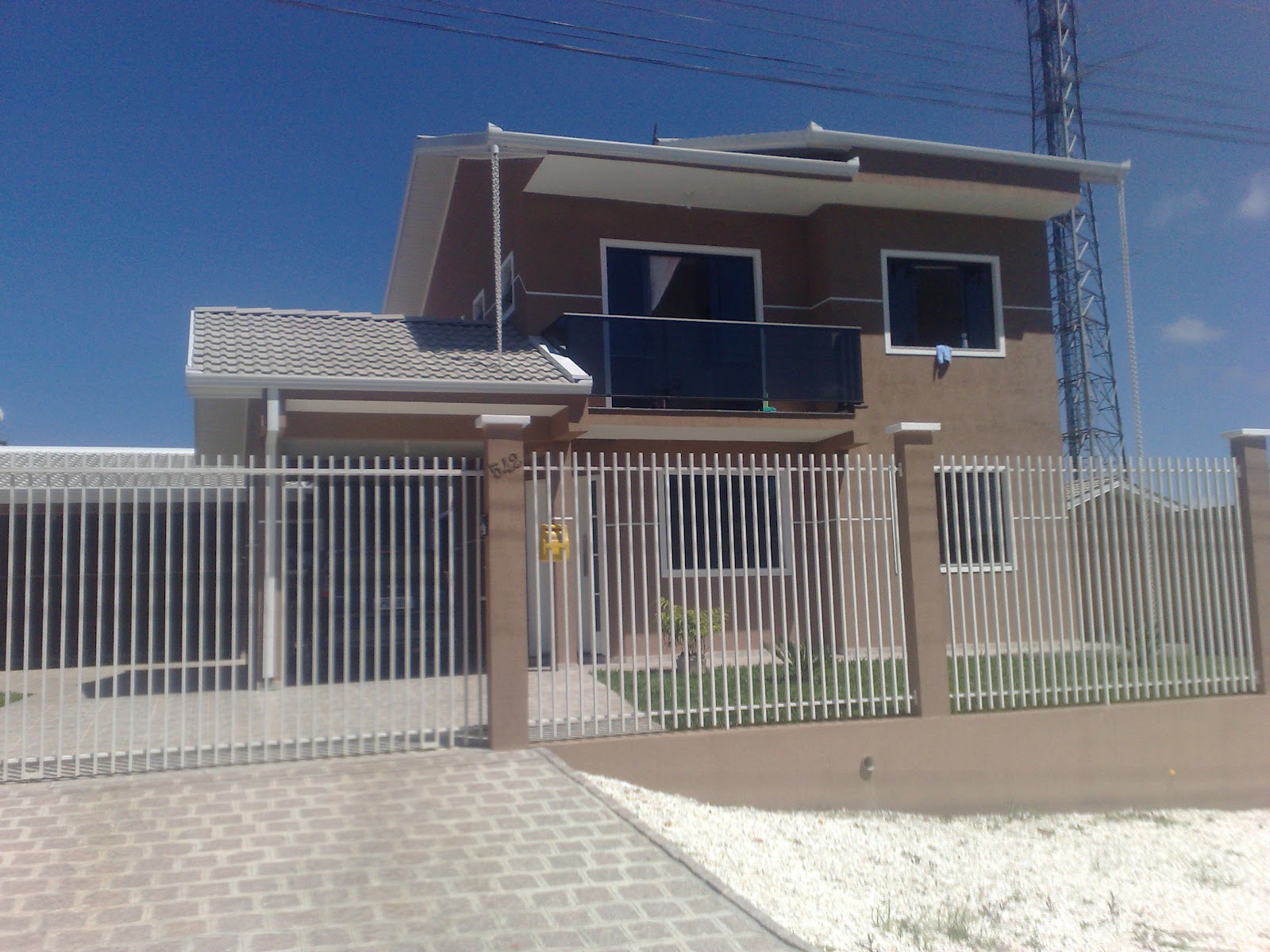 CM Artes & Design: sobrado feito todo com grafiato cor (castor)