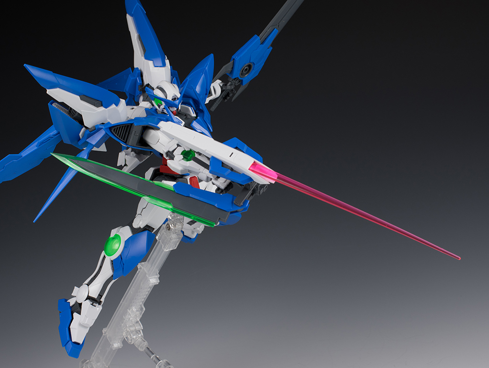 Review: P-Bandai: MG 1/100 Gundam Amazing Exia by SCHIZOPHONIC9