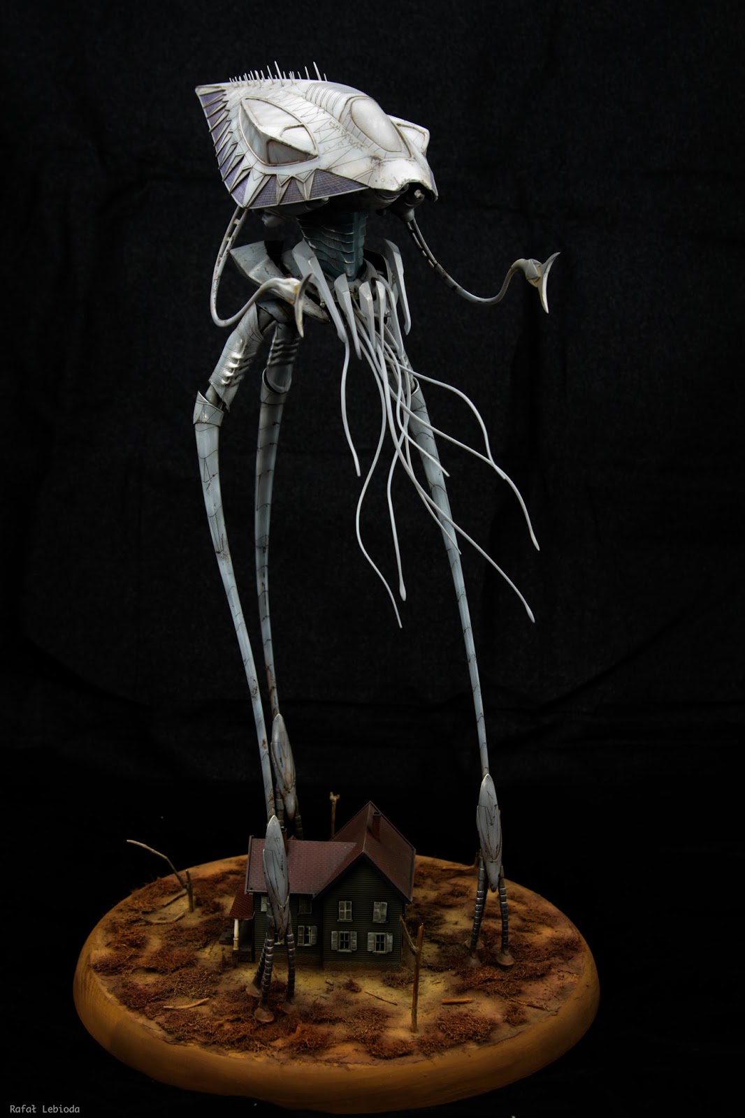 MODEL SECTOR: ALIEN TRIPOD ("War of the Worlds")