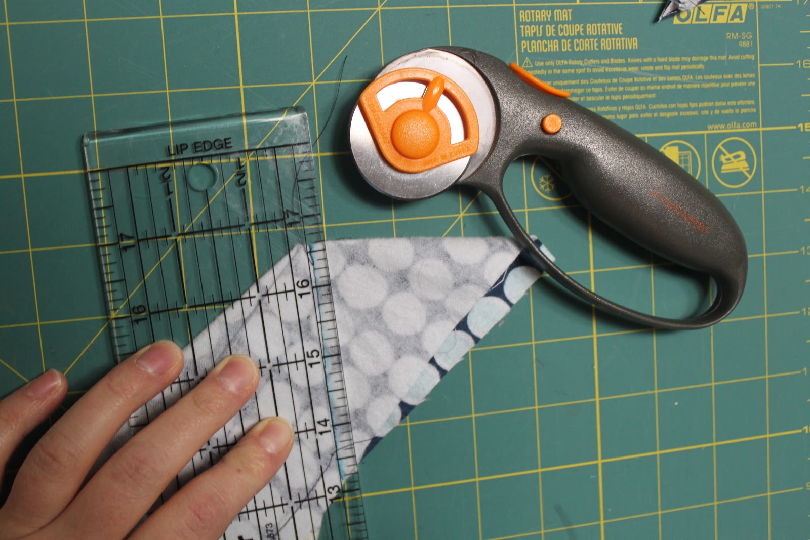 thatssewnina: My favorite DIY baby gift (part 1): Mitered Corner Blanket