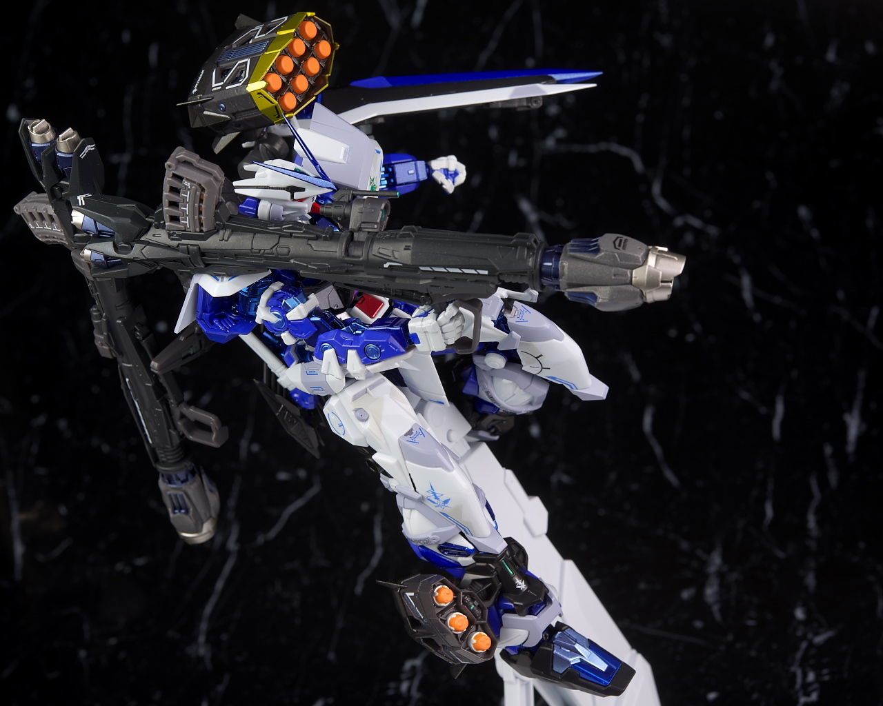 [ Review ] - Metal Build - Gundam Astray Blue Frame Full Weapon Equipped