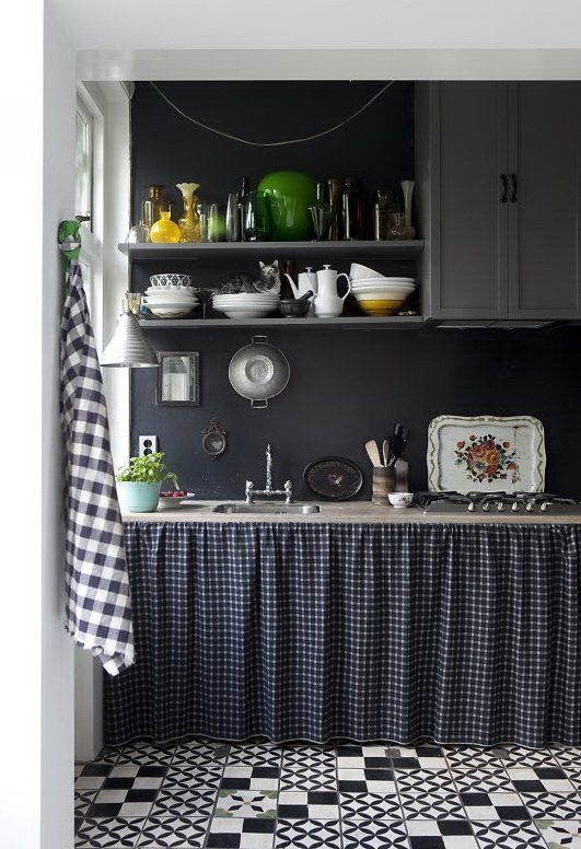 Eye For Design: Decorating With Skirted Kitchen Cabinets and Sinks