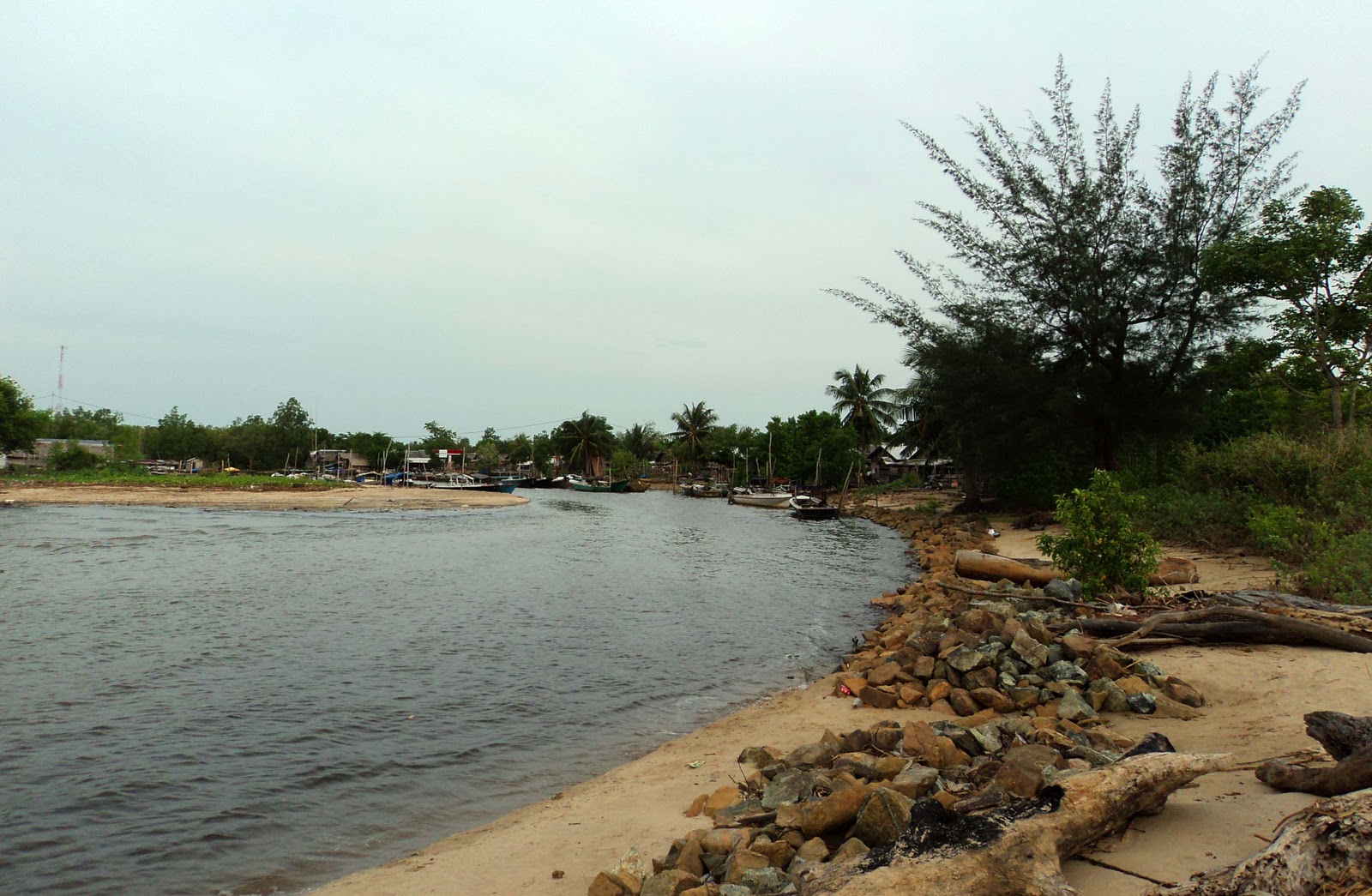 Pelaihari Ulun: Pesona Keindahan Menuju dan di Pantai Batakan Pelaihari