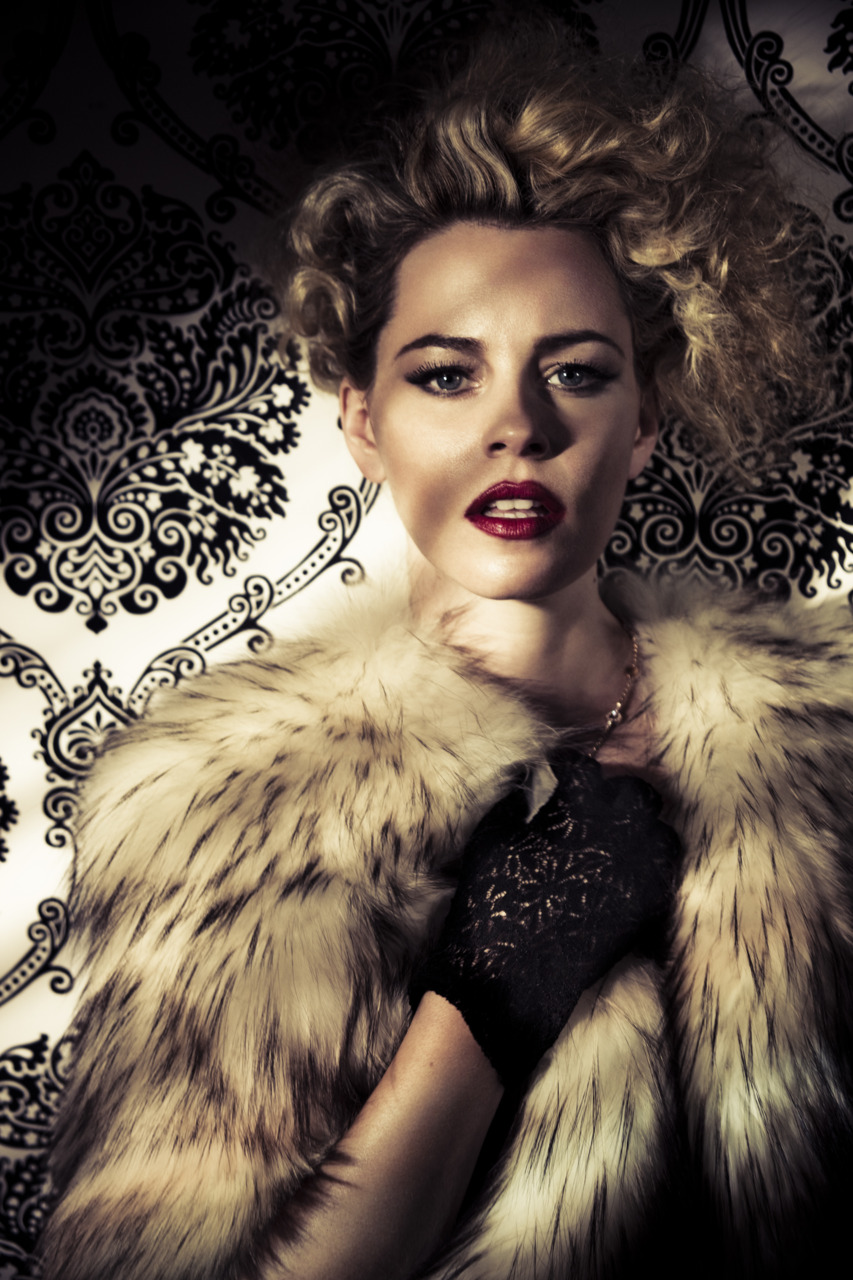 Hermosas imágenes de Elizabeth Banks para Bullet Magazine + Vídeo BTS ...