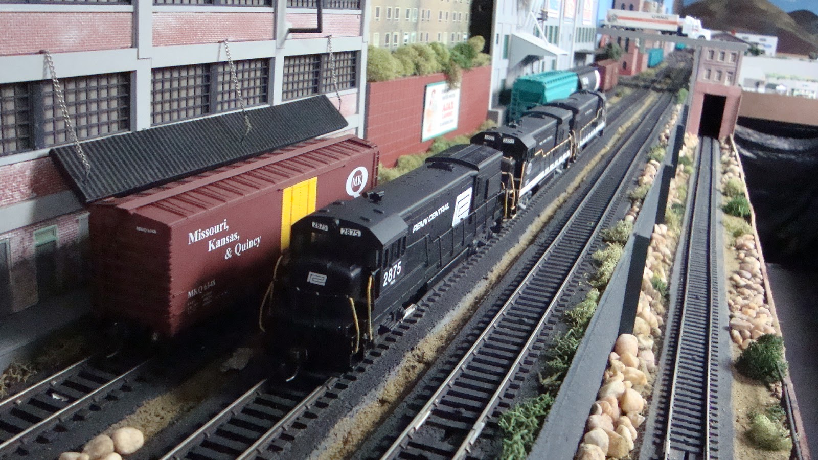New York Central Train Layout: Penn Central U30B Project