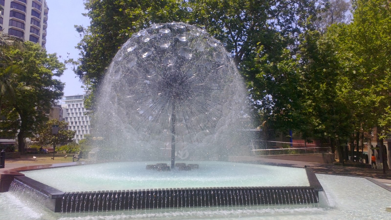 Witchwae Returns to Big Island: Kings Cross fountain