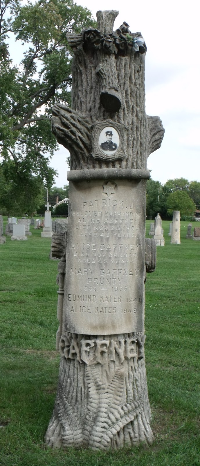 Under Every Stone: ANOTHER TREE TOMBSTONE - AN ANNIVERSARY - AND A ...