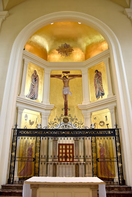 Stunning New Apsidal Paintings at the Toronto Oratory ~ Liturgical Arts ...