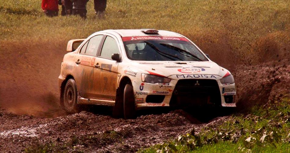 Con R de racing: LA TRACCIÓN LO ES TODO: TRACCIÓN INTEGRAL