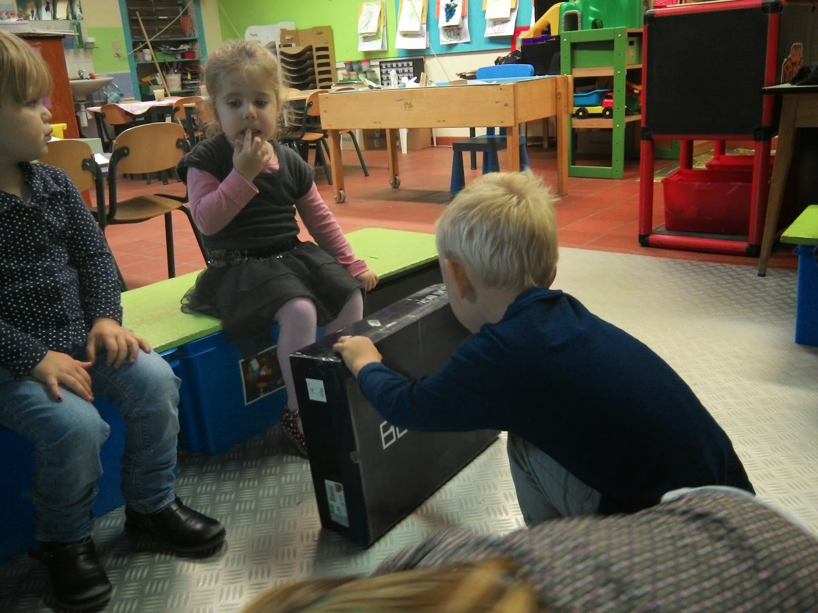 1ste kleuterklas B 2014-2015: THEMA: WIJ GAAN NAAR PAPIERLAND