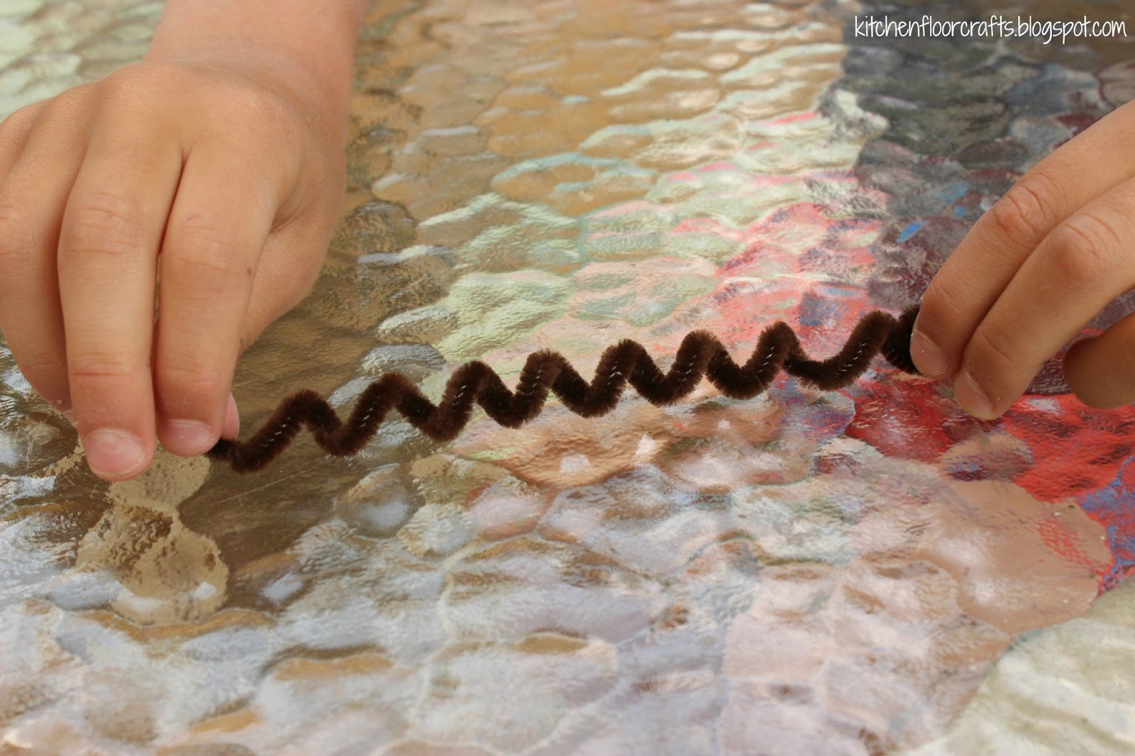 Kitchen Floor Crafts: Pipe Cleaner Earthworms