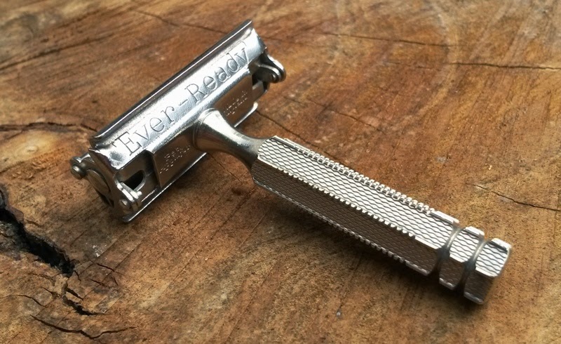 STEFANO'S VINTAGE & RETRO: Vintage shaving kit 2