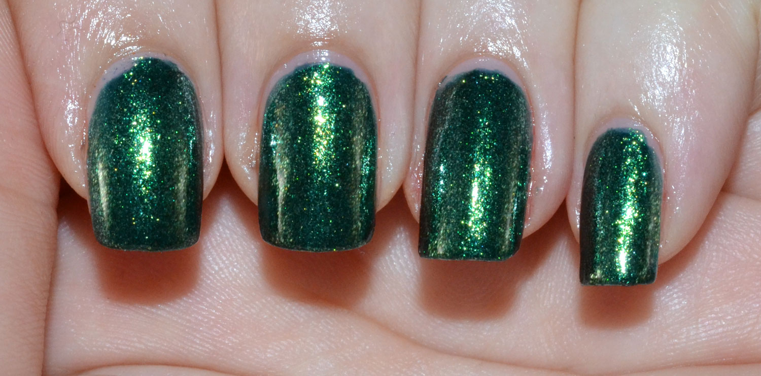 Lacky Corner: Zoya Logan