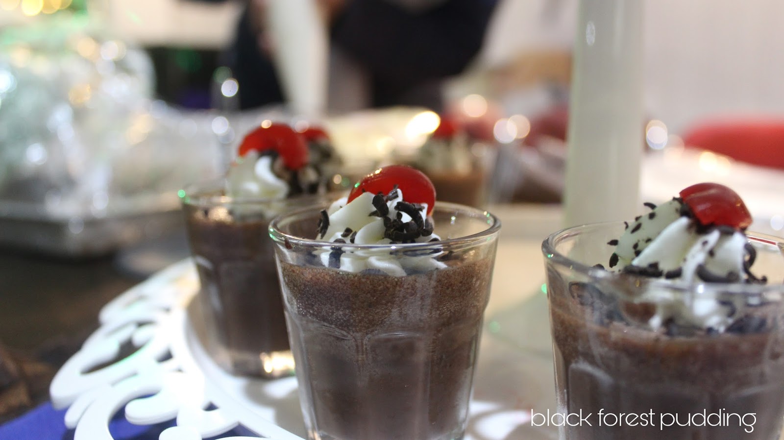 Upside Down Hanging Wayang Wedding Cake, Karya Unik Mahasiswa Akpar ...