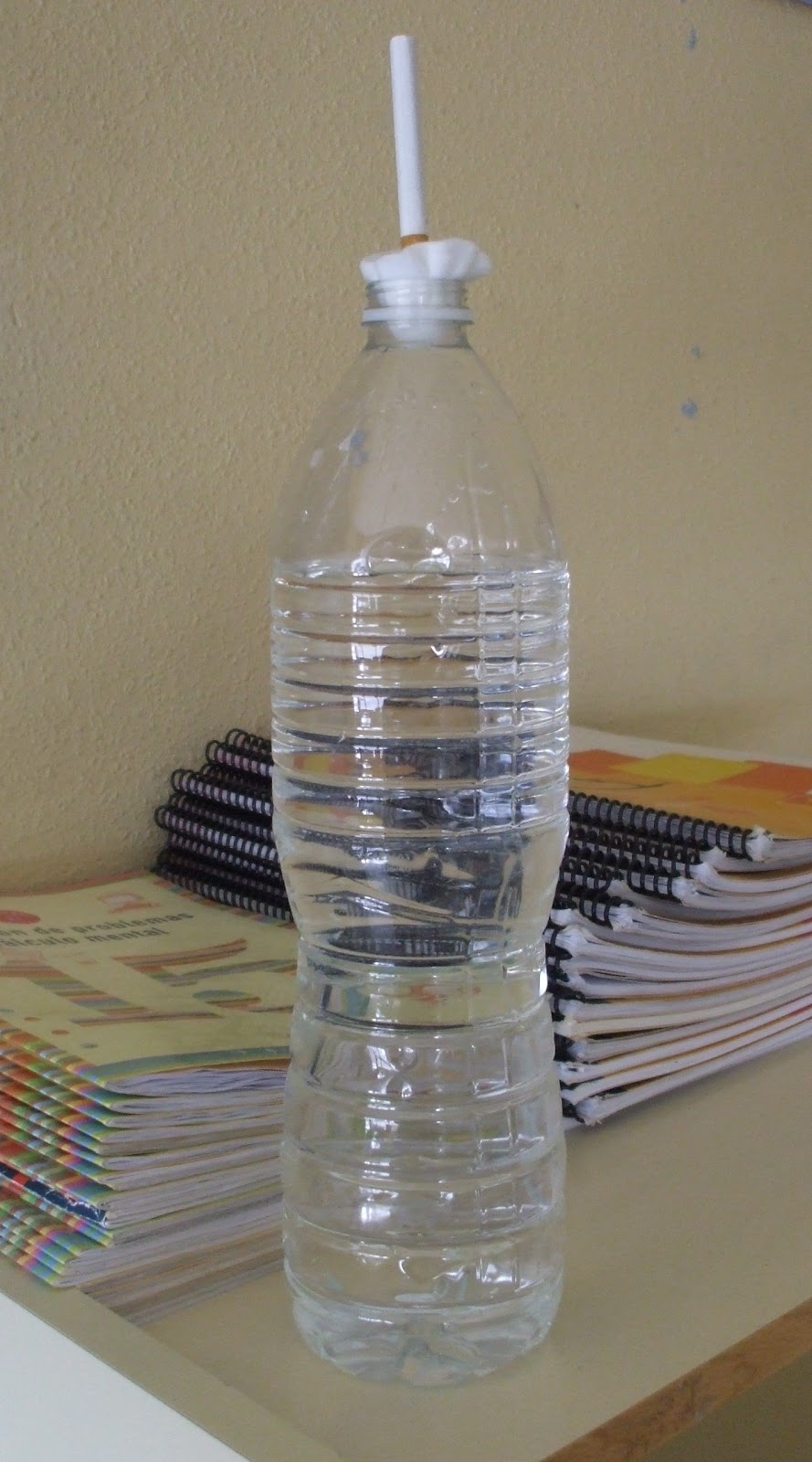 C.P. San Benito: LA BOTELLA FUMADORA