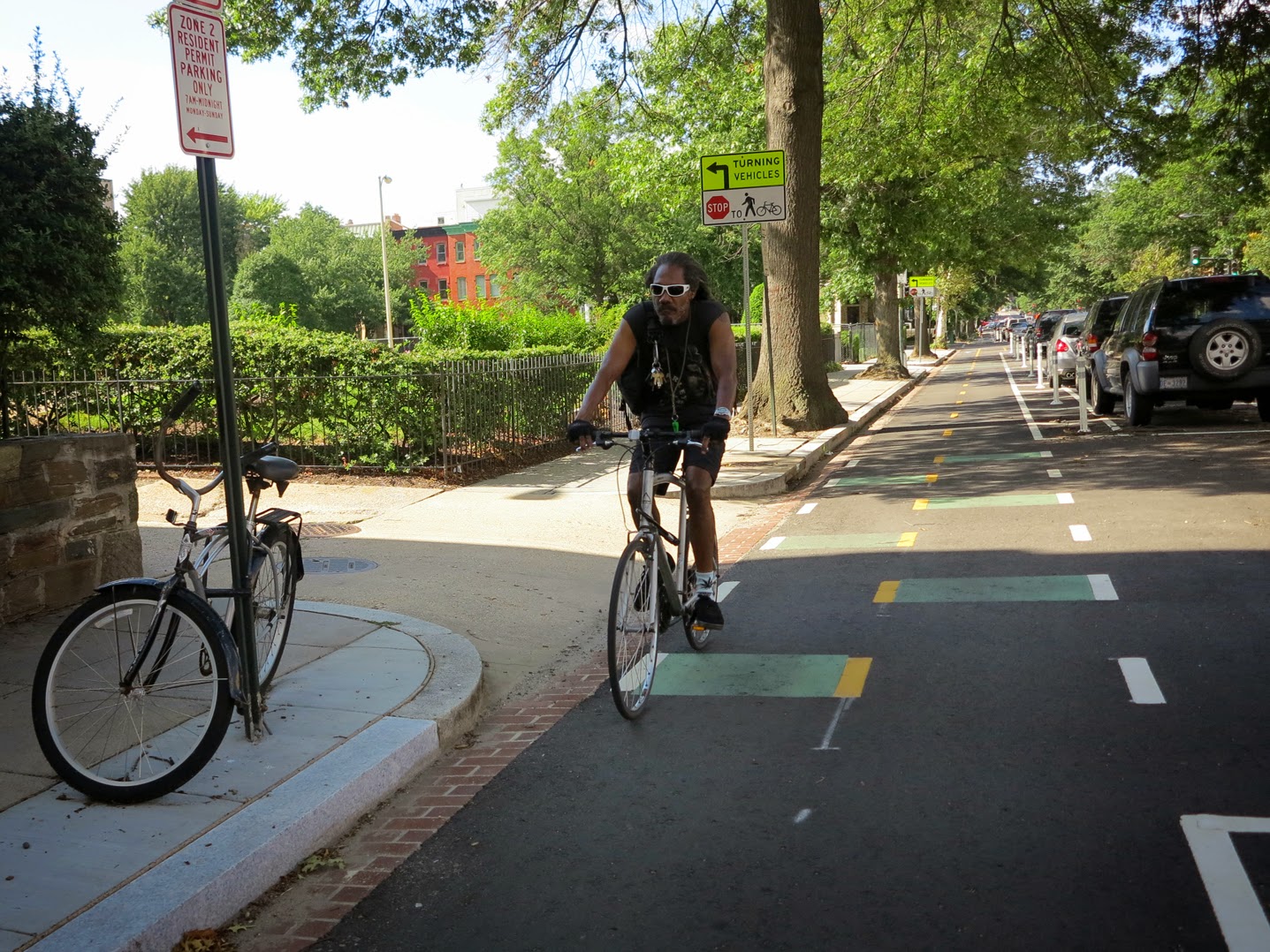 Separated Bike Paths... Contra Flow Bike Lanes on 15th Street in ...