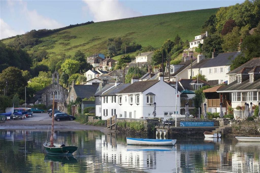 Thomas Hoskyns Leonard Blog: NEWTON FERRERS and NOSS MAYO, Devon
