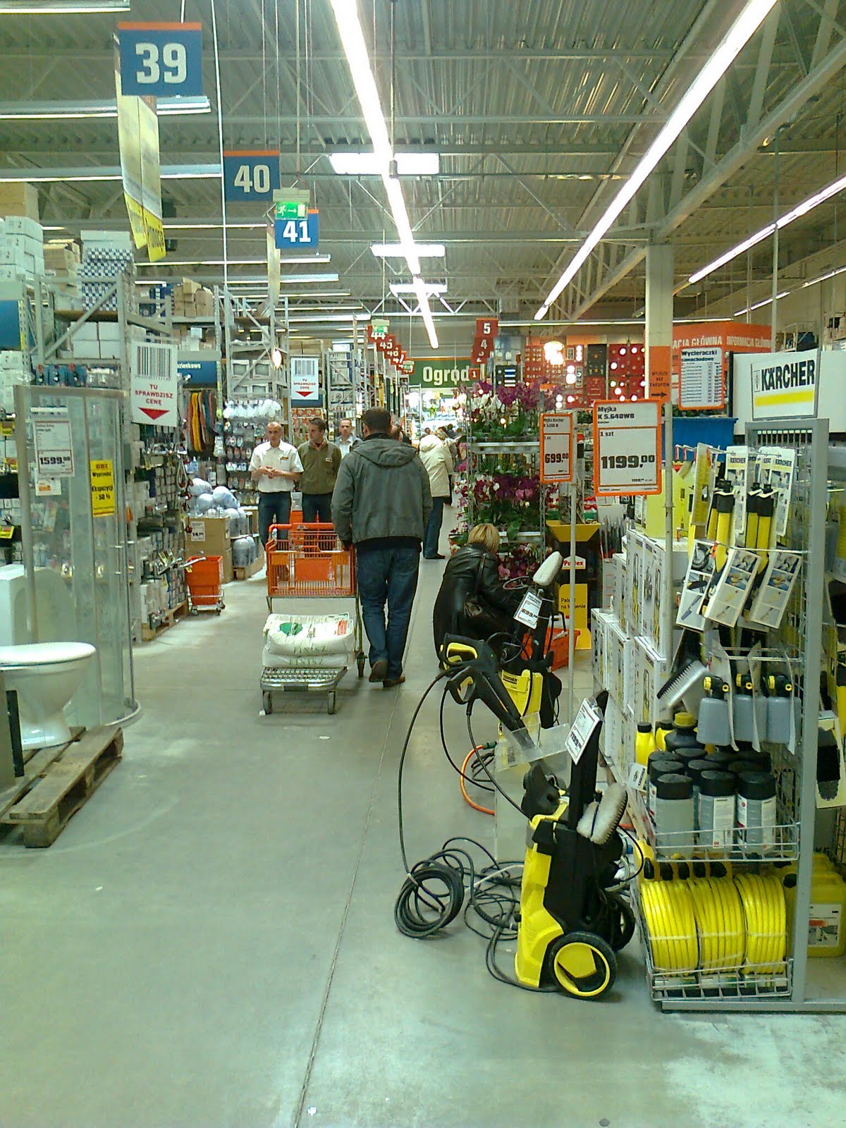 Our Polish Adventure: OBI, the home improvement store.