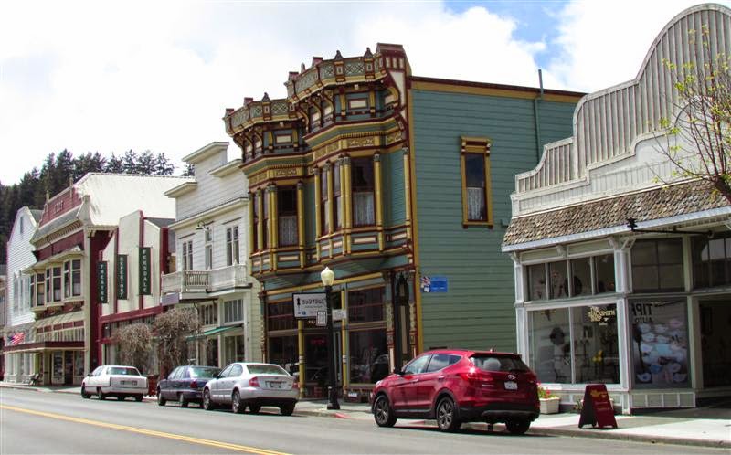 Victorian Ferndale: Landmark No. 883 - HAERR TRIPPIN'