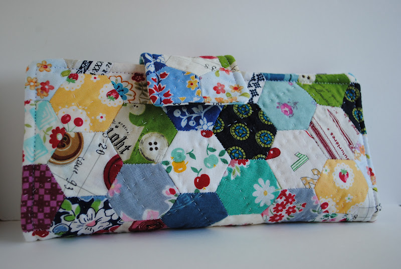 1/4" mark: Hexagon Patchwork Wallet