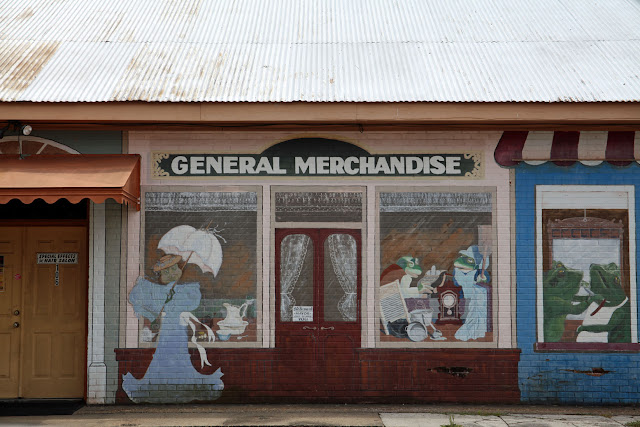 Southern Lagniappe: Rayne, Louisiana: The Frog Capital of the World