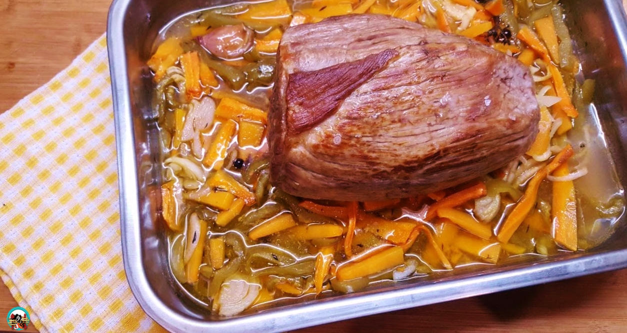 Redondo ternera asado con verduras - ¡Huele Bien!