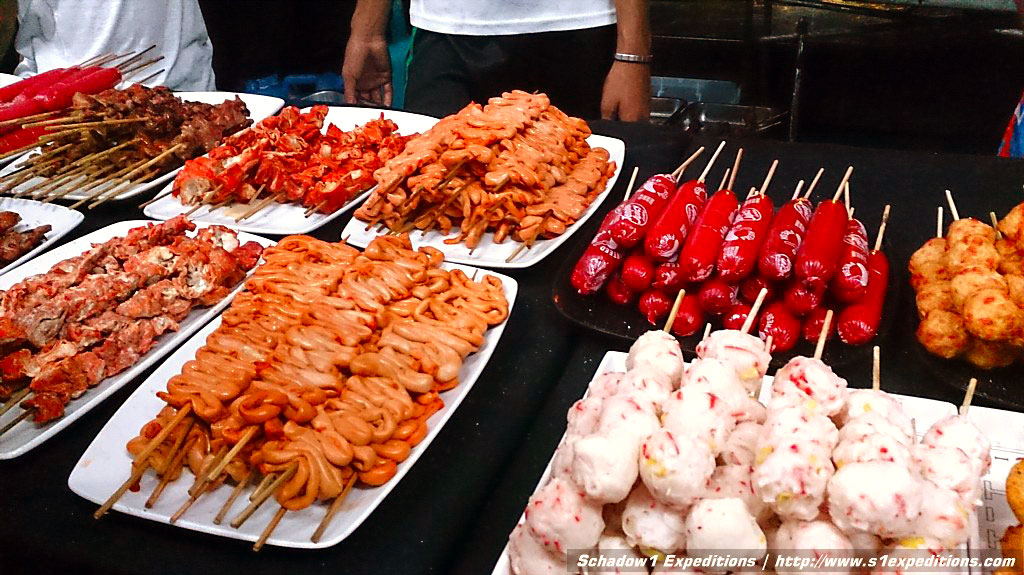 Food tripping the whole Philippines in one place... Fiesta Bahia ...