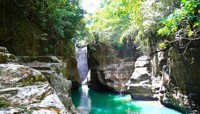MENIKMATI KEINDAHAN AIR TERJUN CUNCA RAMI DI PULAU FLORES - Wisata ...