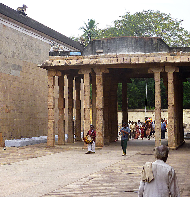 ESTUDANDO YOGA: PANCHA BHUTA STALAM - JALA LINGAM TEMPLE III
