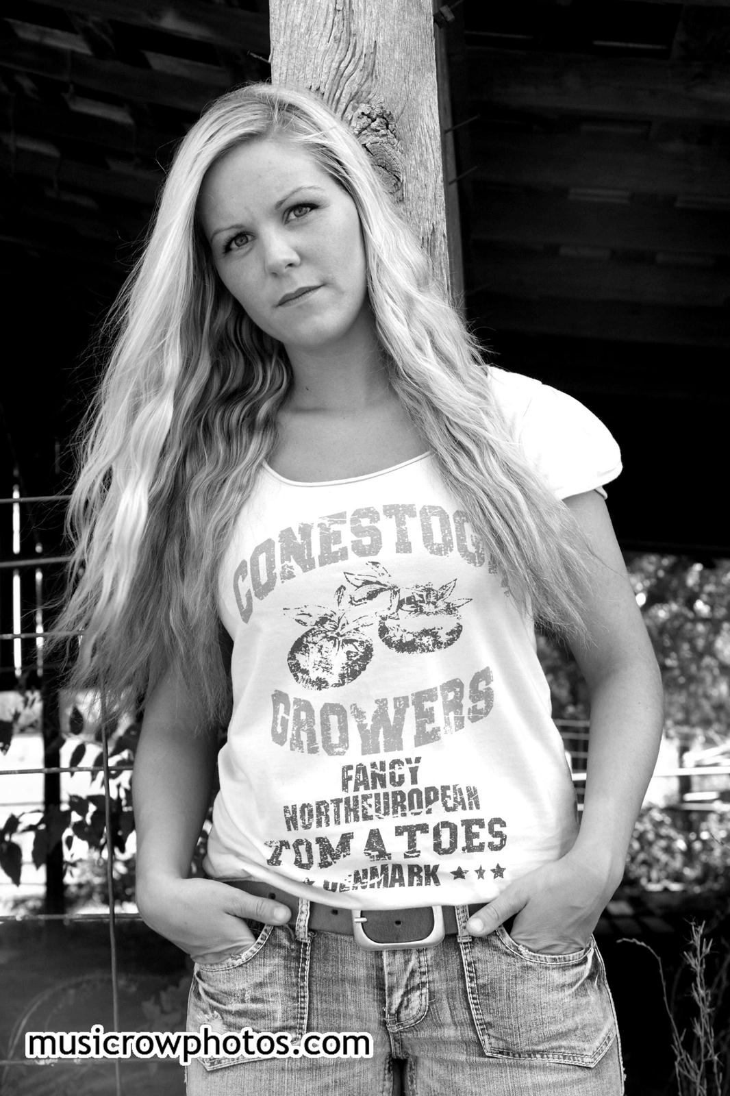 Evi Tausen, Country singer: A Country girl with grace, charm and a ...