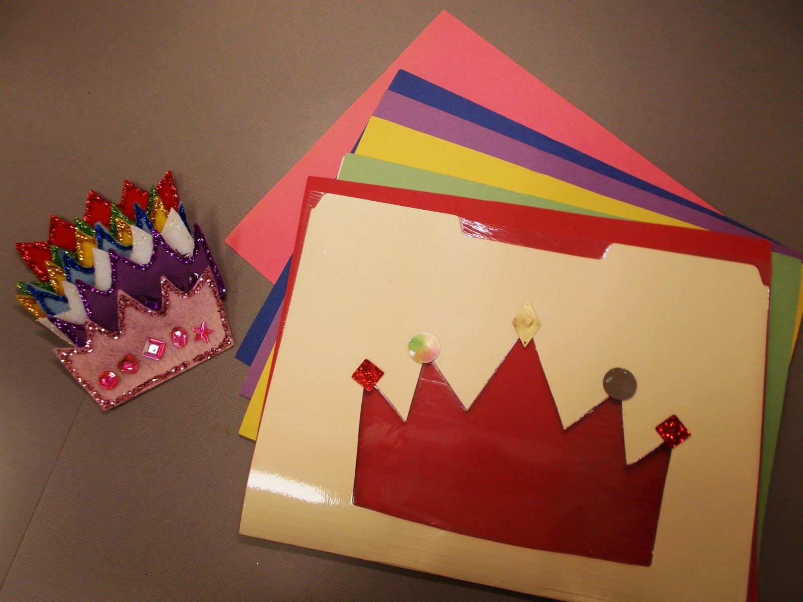 Fun with Friends at Storytime: A Crown for a Day!
