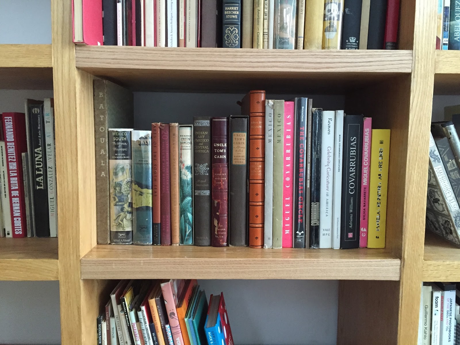 A través del espejo: Ordenar la biblioteca, ordenar la librería