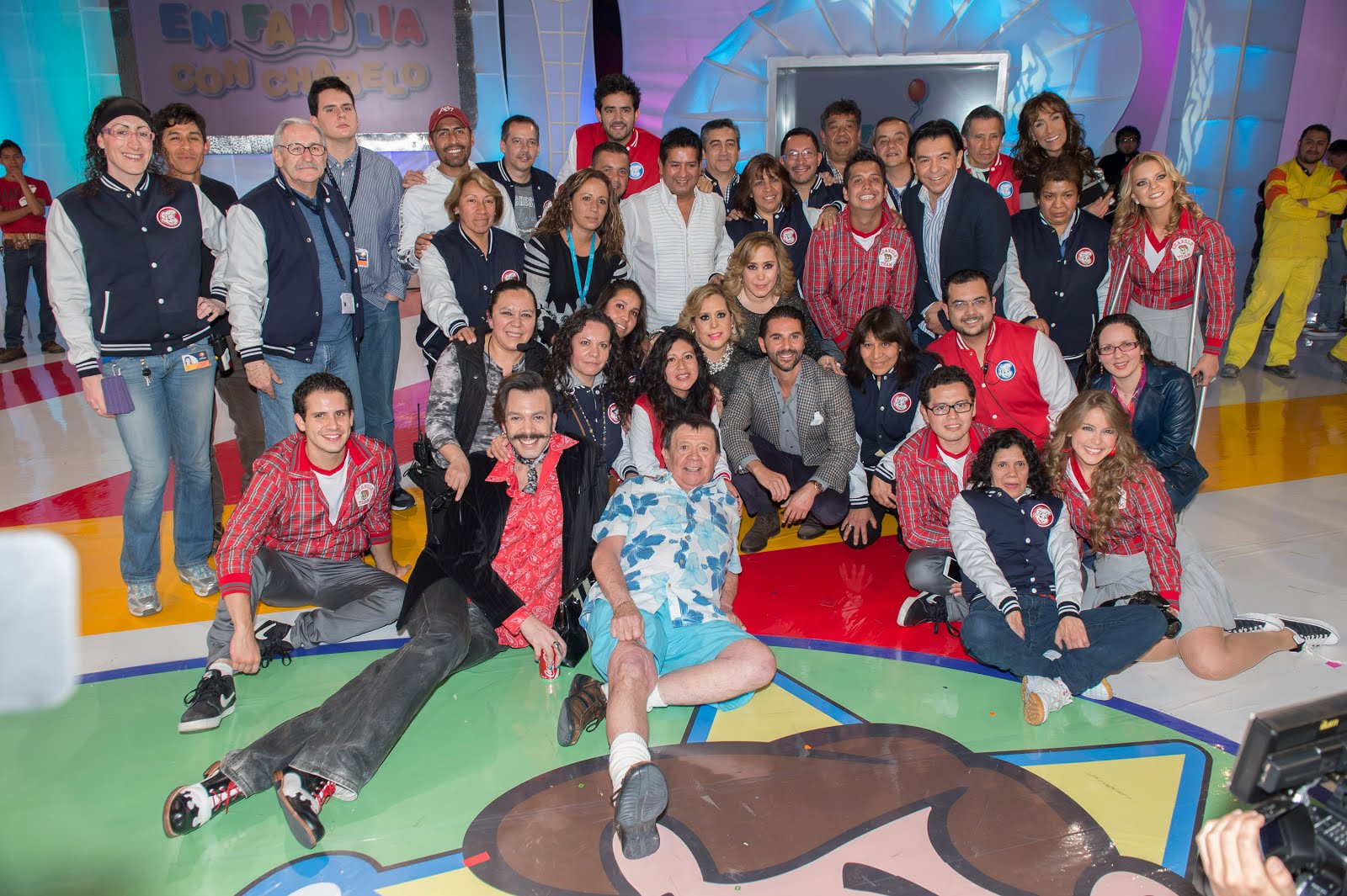 En familia con Chabelo graba su programa 2 mil 400 - Noticias de ...