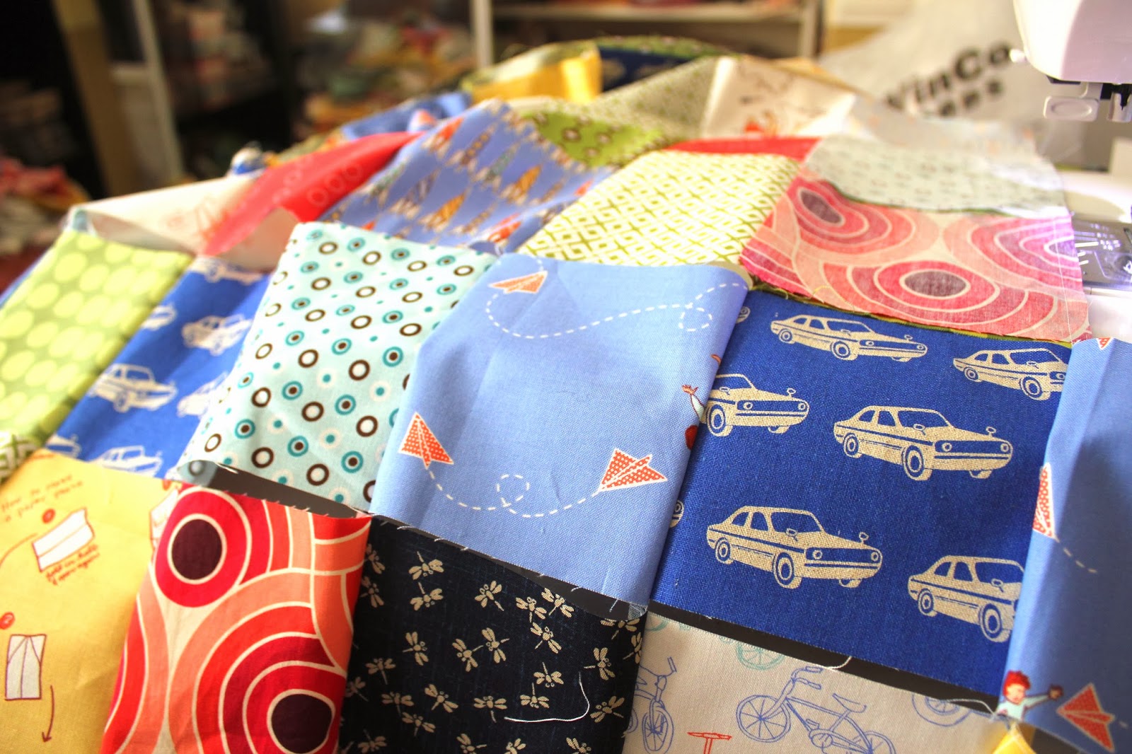 POPPYSEED FABRICS: Quick Square Quilt tutorial