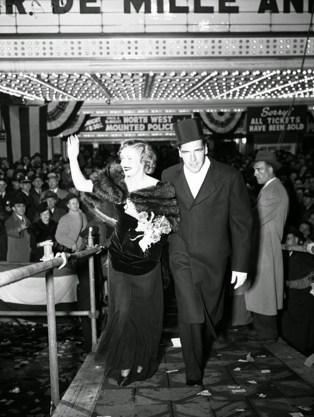 Old Photos of Chicago's First Hollywood Premiere in 1940 ~ Vintage Everyday