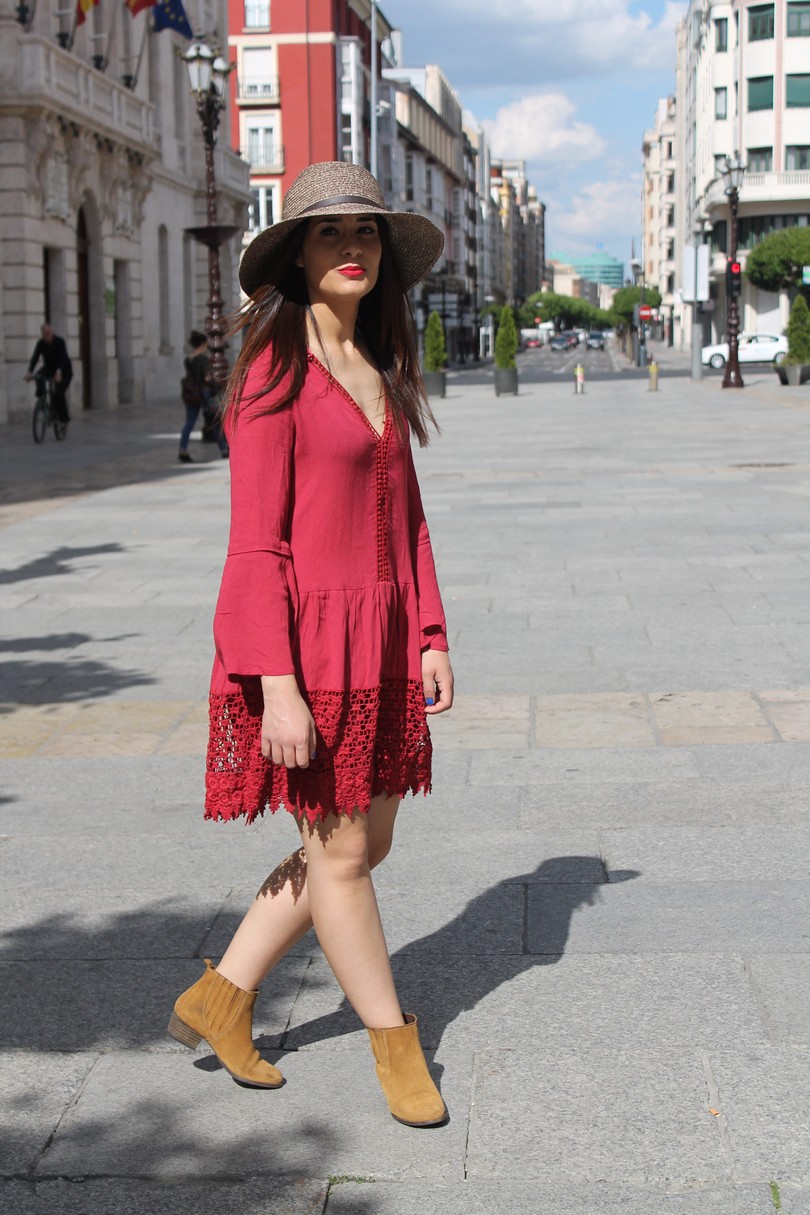 THE DREAM IS PARIS: Boho burgundy