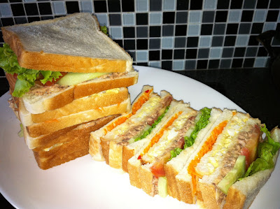 tinie-mainy: 3 tier SANDWICHES