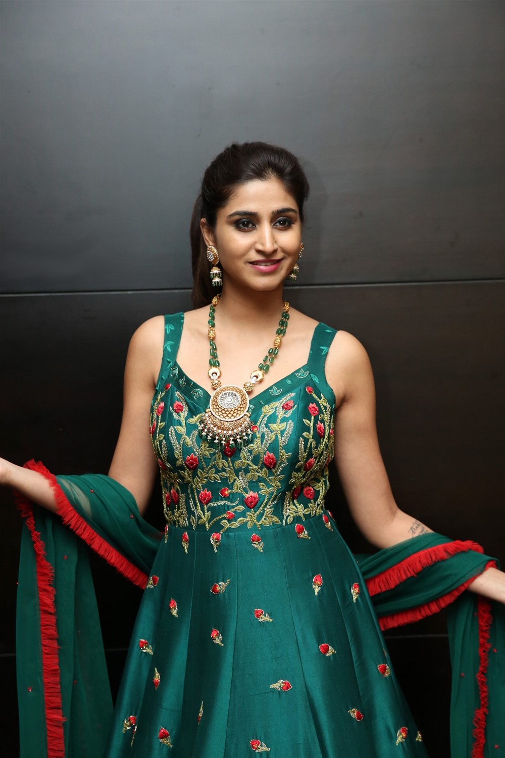 Varshini Sounderajan at The Exquisite 'Diva Galleria' Jewellery ...