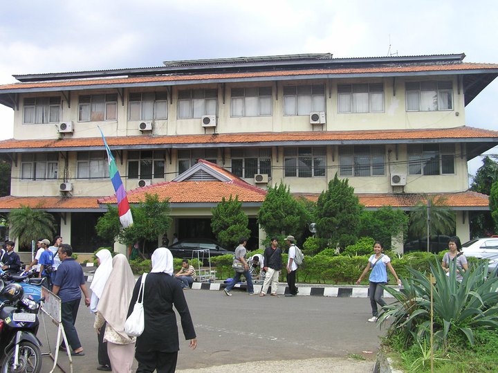 Belajar bersama Guru Cerdas: Edisi Kampus : Gedung lama kampus UNJ
