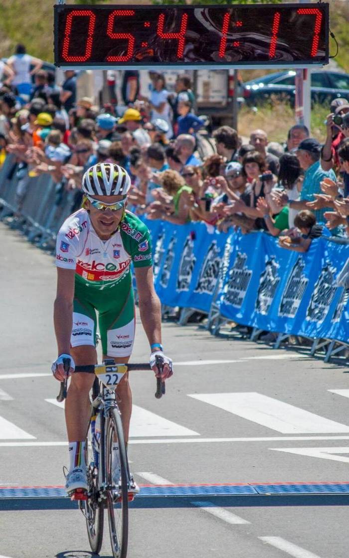 ANGEL VAZQUEZ GANA LA QUEBRANTAHUESOS 2013