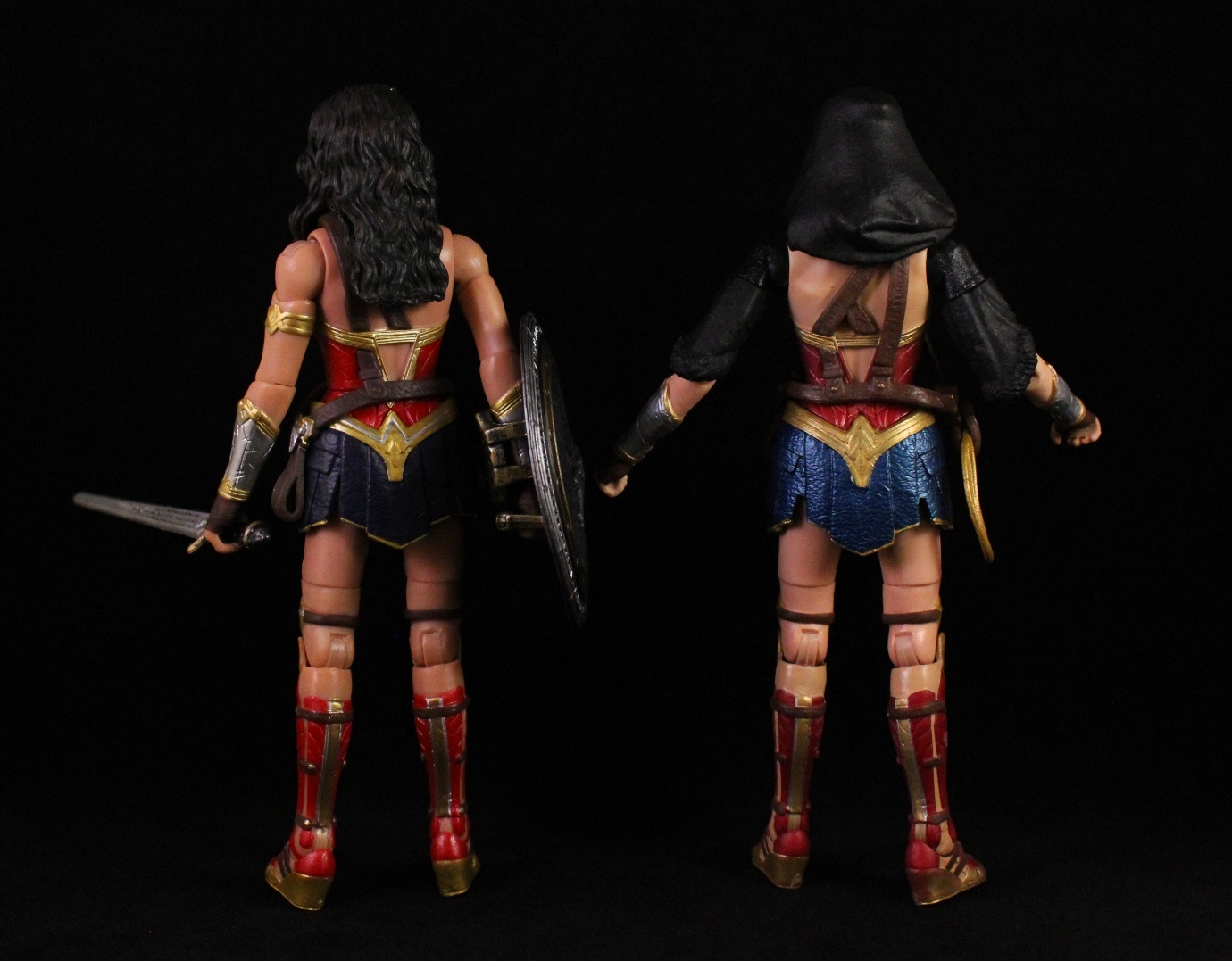 She's Fantastic: DC Multiverse - WONDER WOMAN (CLOAKED)!