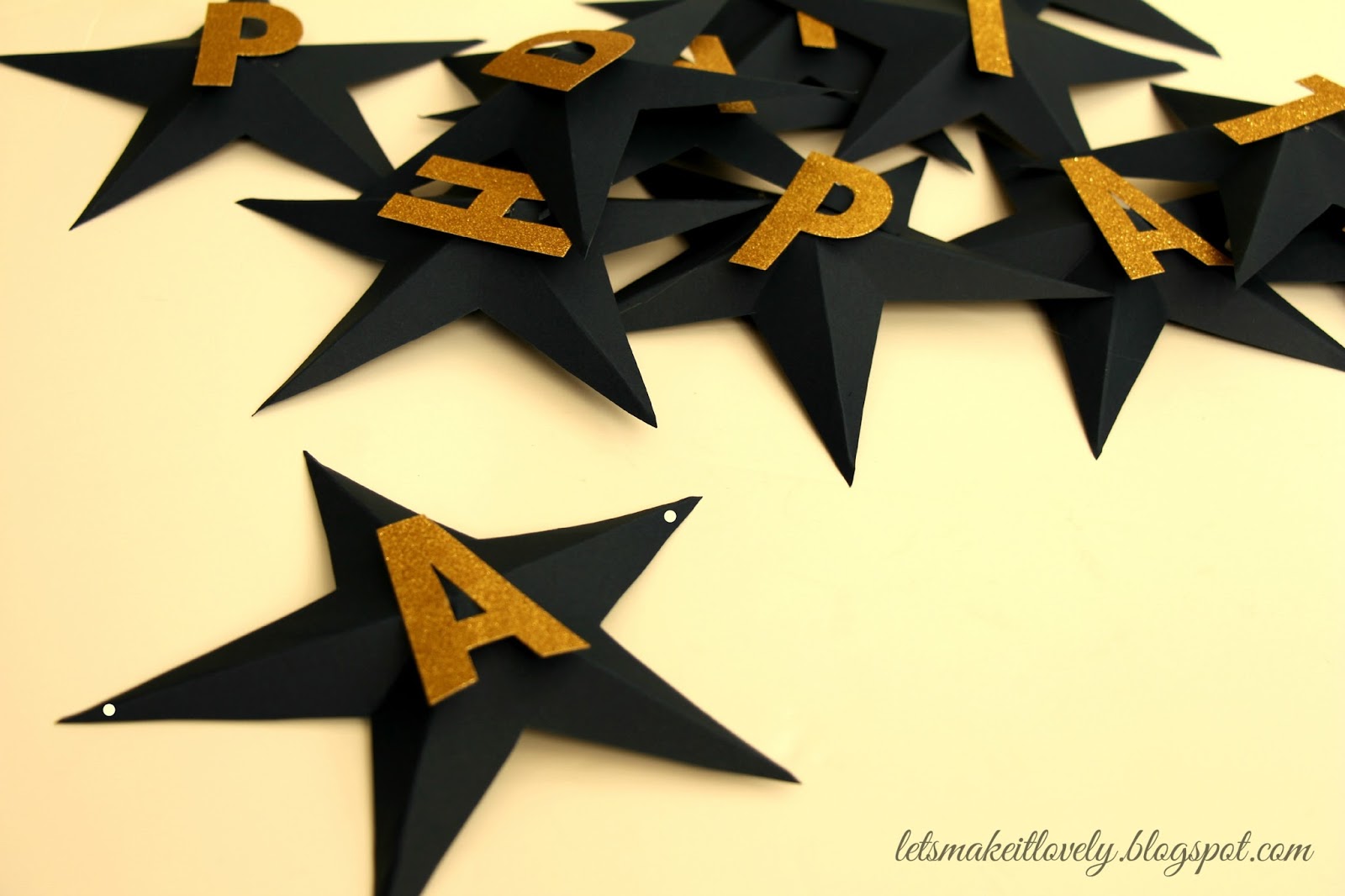 Let's make it lovely: DIY Star Themed Birthday Banner