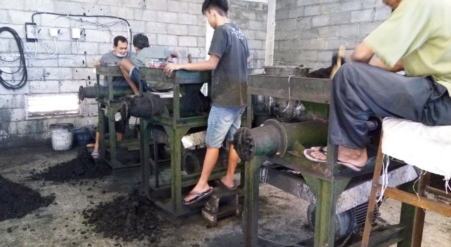 Proses Pembuatan Briket ~ Premium Coconut Shell Briquettes