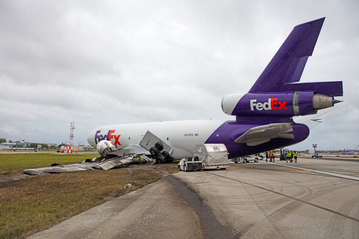 MEC&F Expert Engineers : The landing gear collapse on a FedEx MD-10-10F ...