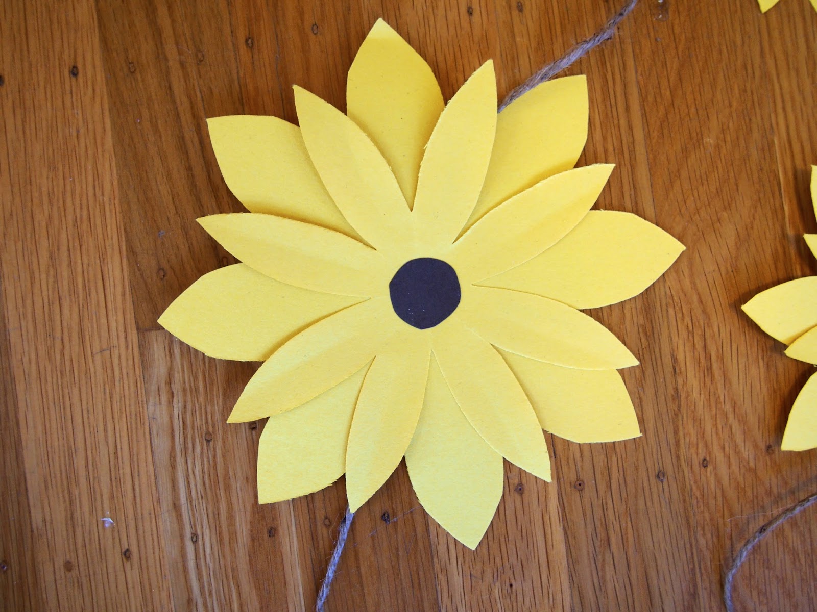 Paper Sunflower Chain • Bring light into any room!