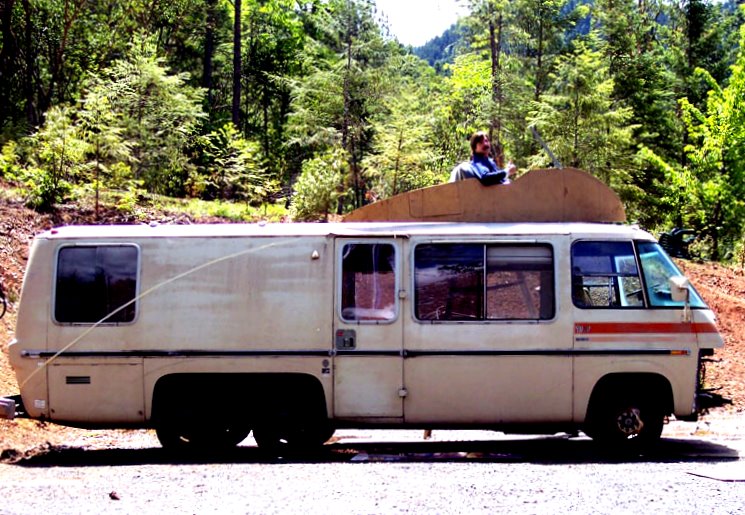 The Flying Tortoise: Art Deco Motorhome...